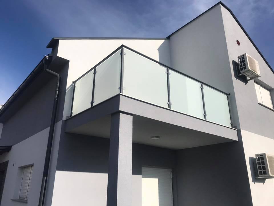 Metalno-staklene balkonske ograde | BRAVARIJA STRNAD d.o.o.